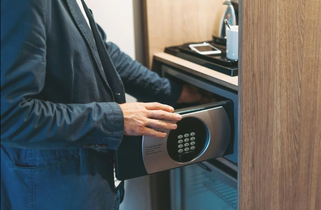 Tips to Help Prevent Hotel Room Thefts with Hotel Safes - VEECOM ...